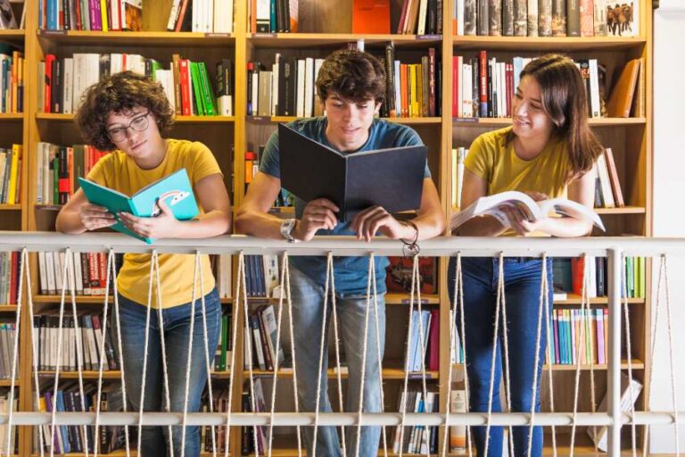 150 Creative and Fun Extracurricular Activities for High School ...